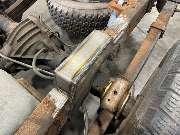 React Under Bed Step Notch - 92-99 C3500 - WELD IN - React Suspension
